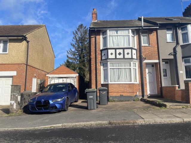 House at St. Winifred's Avenue, Luton