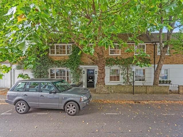 House at St Alban's Grove, Greater London