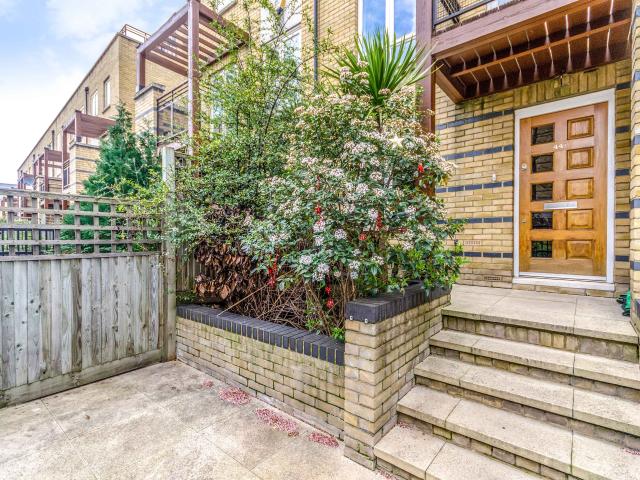 House at St. Davids Square, Greater London
