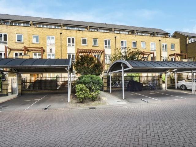 House at St. Davids Square, Greater London