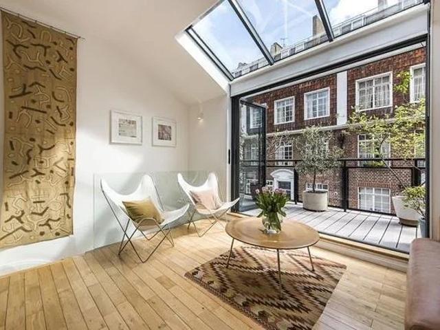 House at Stanhope Mews East, Greater London