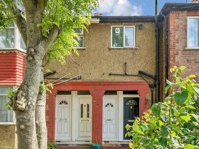 House at Stanley Avenue, Greater London