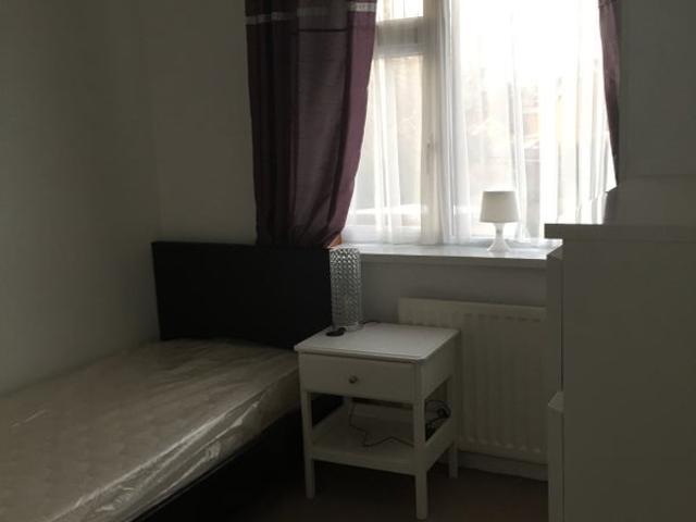 House at Stanmore Crescent, Luton