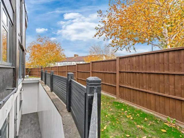 House at Sudbury Heights Avenue, Greater London