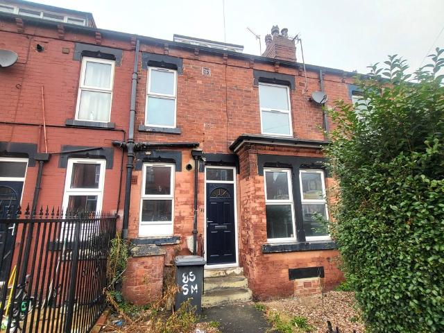 house at Sutherland Mount, Harehills, LS9 6DW