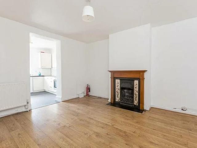 House at Sycamore Avenue, Greater London