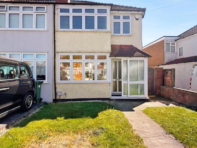 House at Sycamore Avenue, Greater London