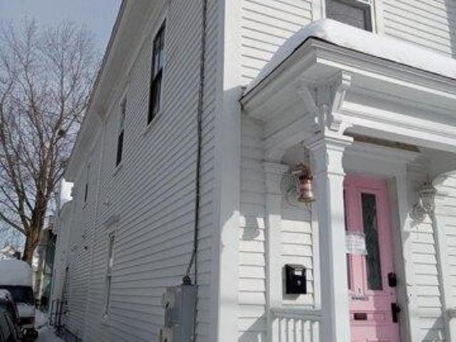 house Auburn ME DS102027749