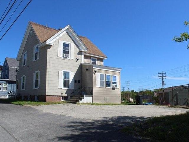house Auburn ME DS103442993