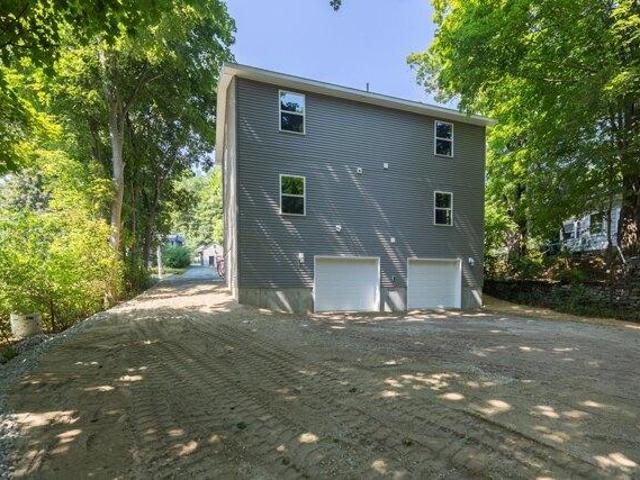 house Auburn ME ES104849792