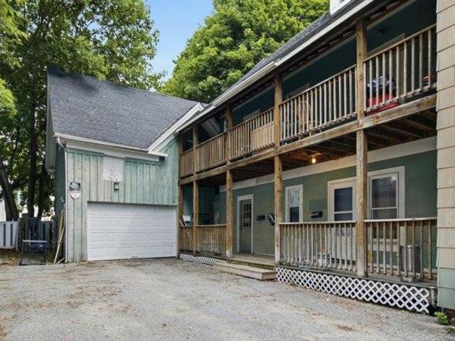 house Auburn ME ES104376745