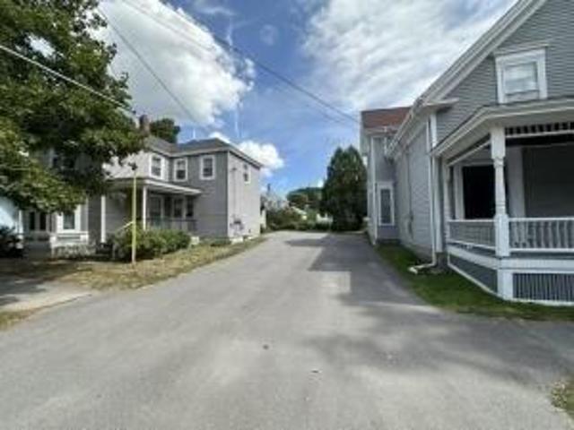 house Bangor ME ES105439444