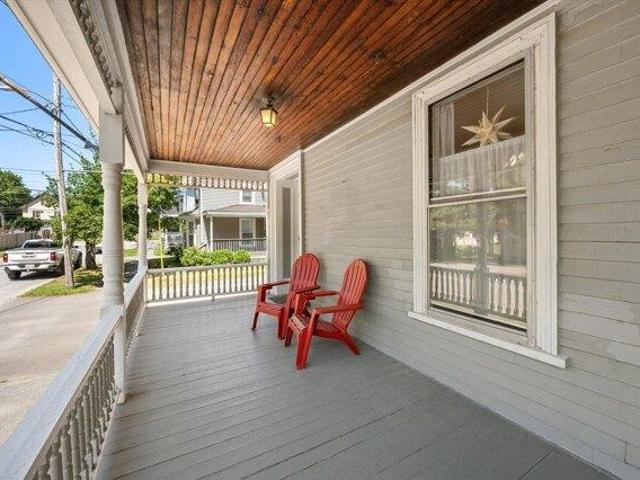 house Bangor ME ES105172318