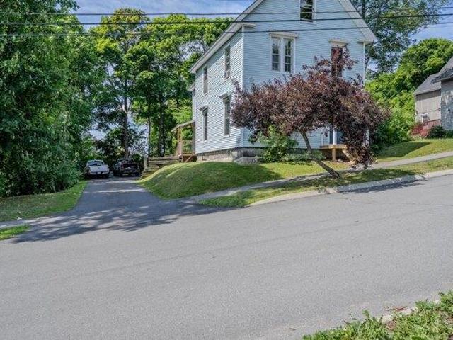 house Bangor ME ES105175014