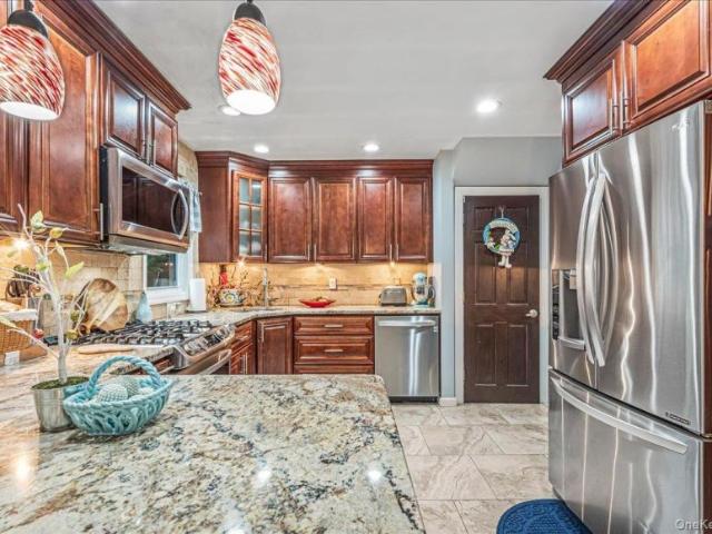 house Baldwin NY DLS102306937