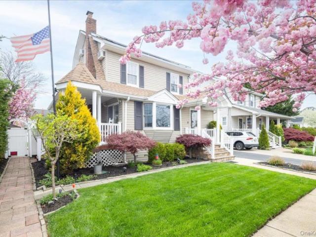 house Bellmore NY ES103179337