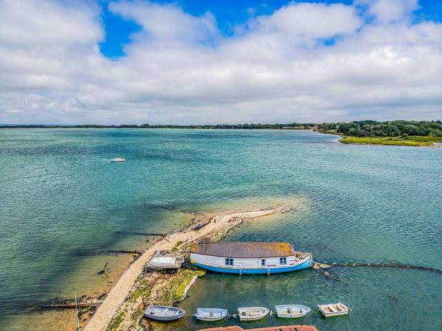 House boat for sale