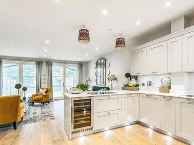 House Bridgetower Drive, Holburne Park, 5 Bedroom Terraced