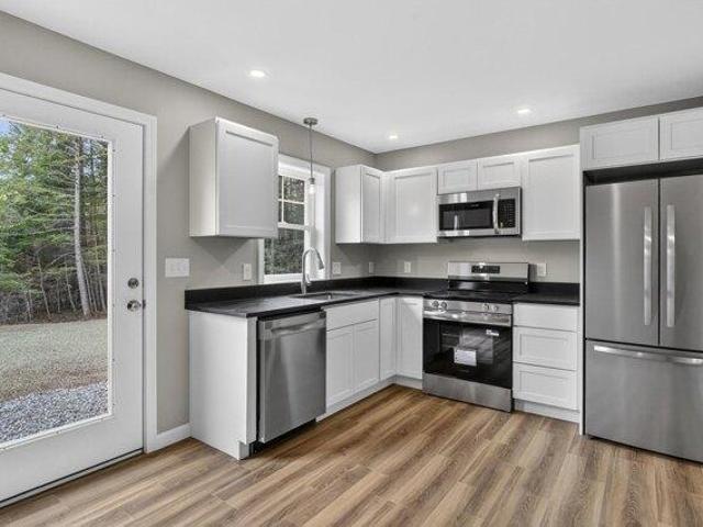 house Bridgton ME ES105173352