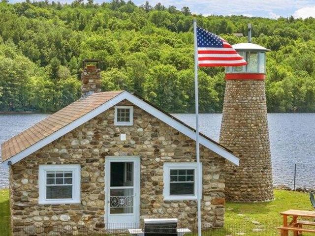 house Canton ME ES104790717