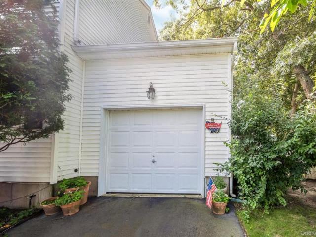 house Coram NY ES104143062