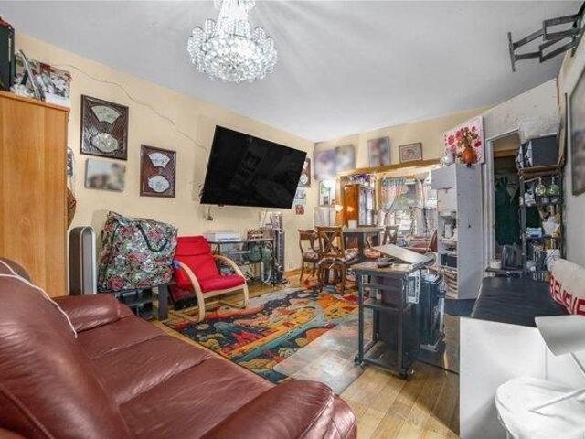 house Corona NY ES103623871