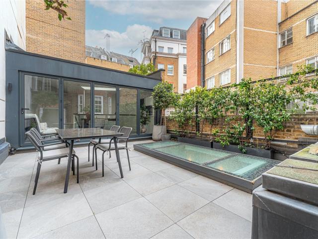 house Deanery Street, W1K Mayfair