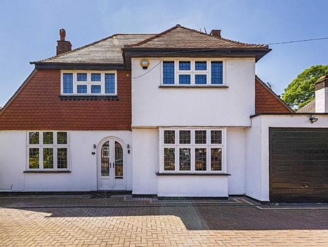 House detached for sale in Ridgeway Road, Isleworth, TW7 Re.