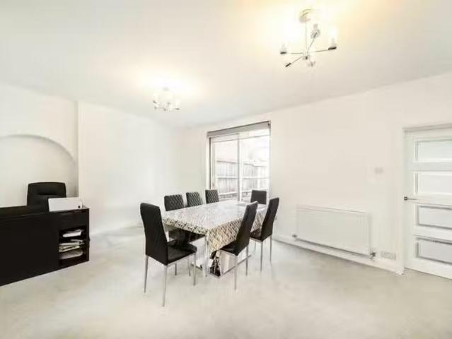 House detached for sale in Shirehall Lane, London, NW4 Ref.
