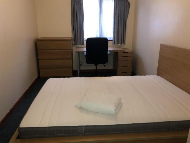 House Detached For Rent St Michaels Avenue, Pontypridd