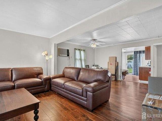 house Edison NJ ES105156083