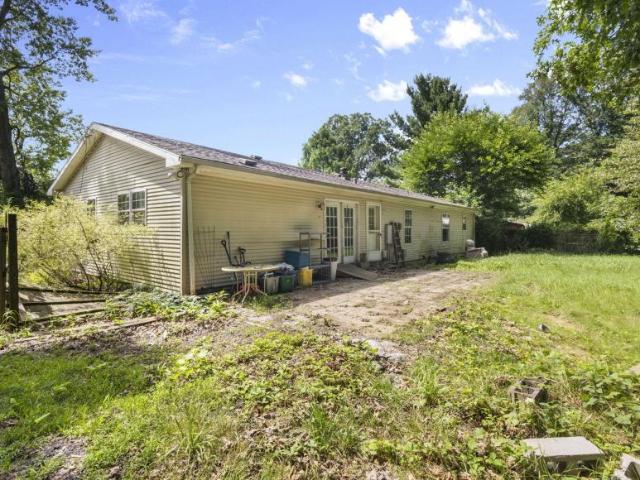 house Edwardsburg MI ES105023554
