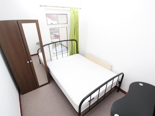 House End Terrace For Rent Oxford Street, Pontypridd