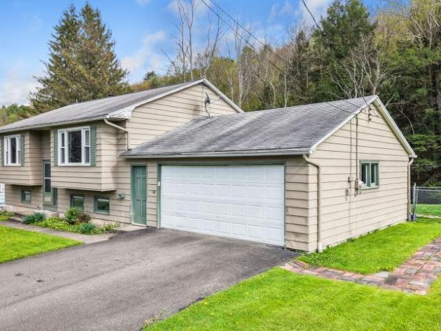 house Endicott NY ES102052349