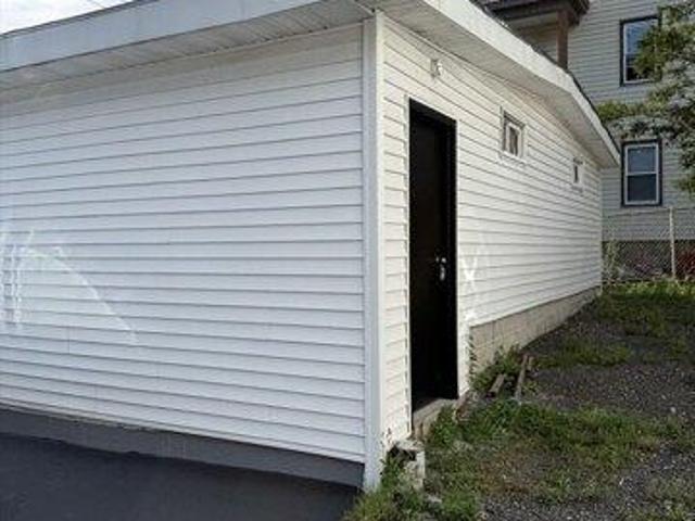 house Fall River MA ES105080269