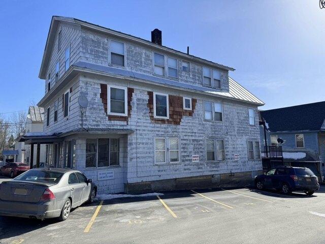 house Farmington ME ES104606443