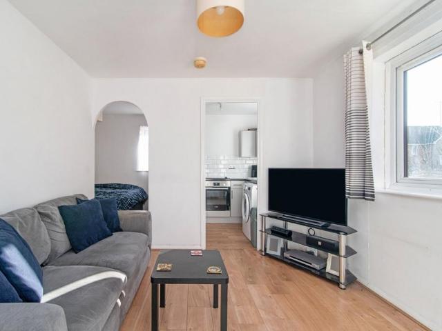1 bedroom flat for sale