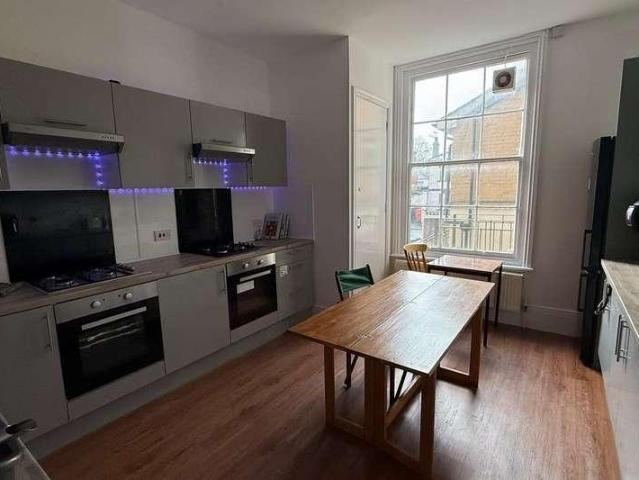 15 bed house for sale