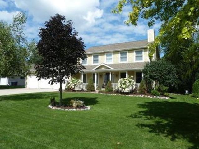 House For Sale for sale in Pewaukee, Wisconsin