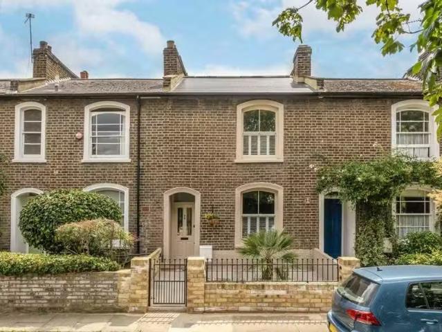 House for sale in Theresa Road, London, W6 Ref 230777