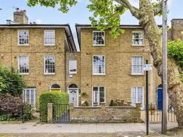 House for sale in Urlwin Street, London, SE5 Ref 227358