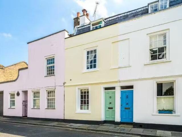 House for sale in Church Street, Isleworth, TW7 Ref 231684