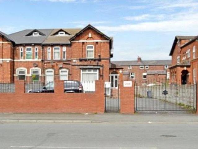 House for sale in Dickenson Road Manchester M13 M13