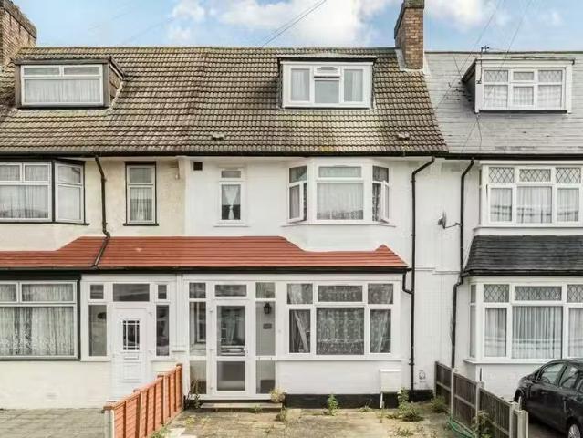 House for sale in Hebdon Road, London, SW17 Ref 230936
