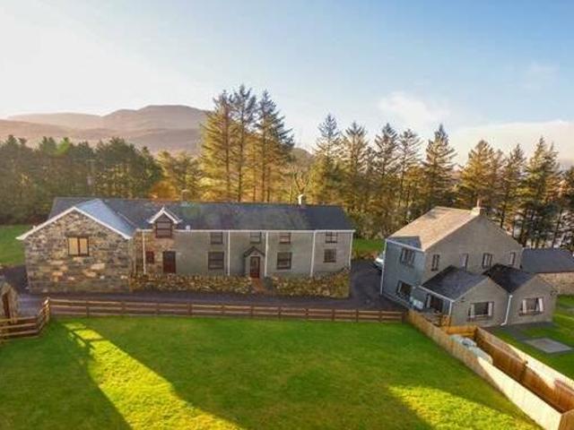 House for sale in SIX BEDROOM FIVE BATHROOM PROPERTY Gwern Y Genau Arenig Bala LL23 7PB LL23