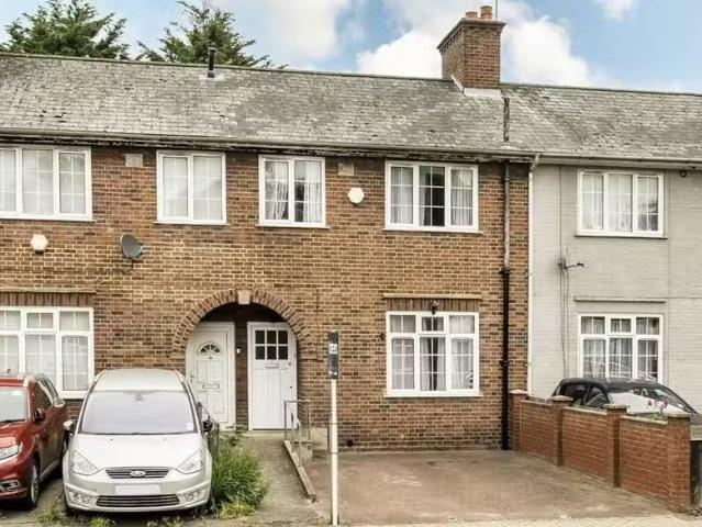 House for sale in Southcroft Road, London, SW17 Ref 229928