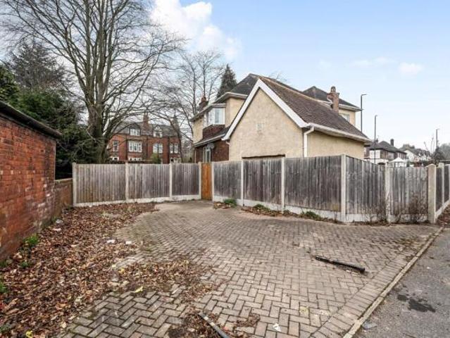 House for sale in Spen Road, West Park, Leeds, LS16