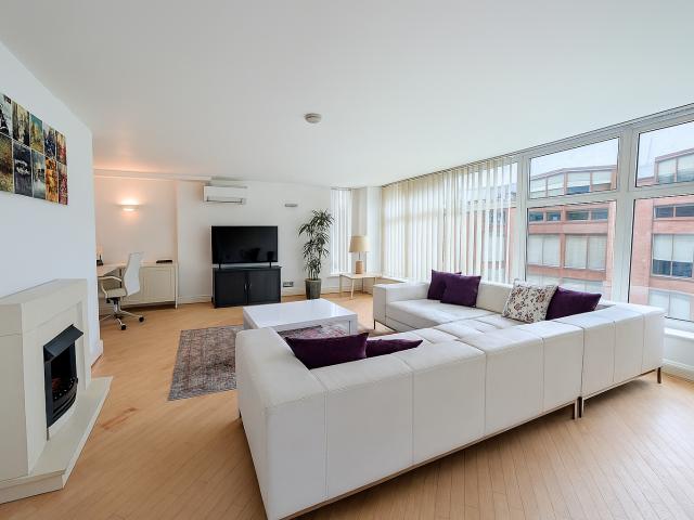 House for rent W3 Penthouse, City Centre M1