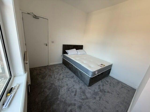House for rent Walthall Street, CW2