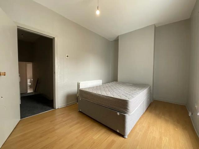 house for rent at 5 Olive Street, Belfast, Antrim, BT13 3DE, England